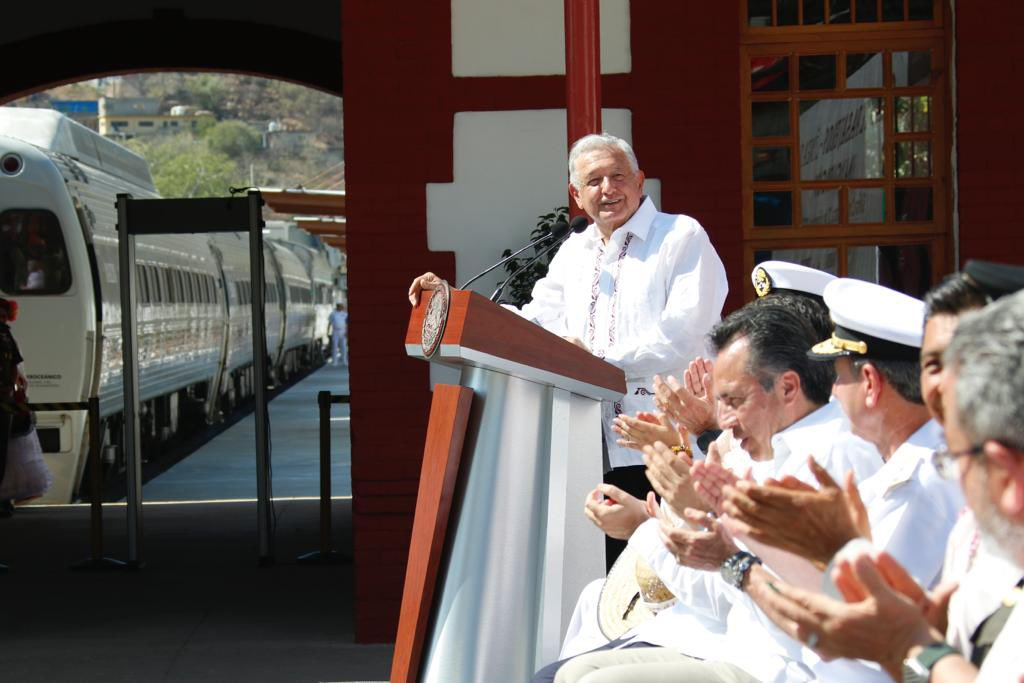 AMLO inaugura primer tramo del Tren Interoceánico