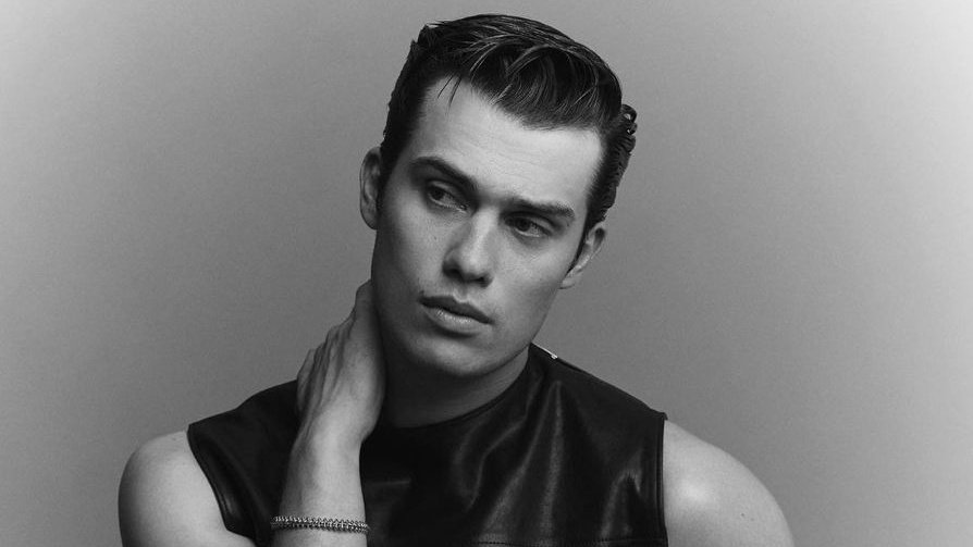 ¡Nicholas Galitzine se convierte en He-Man!
