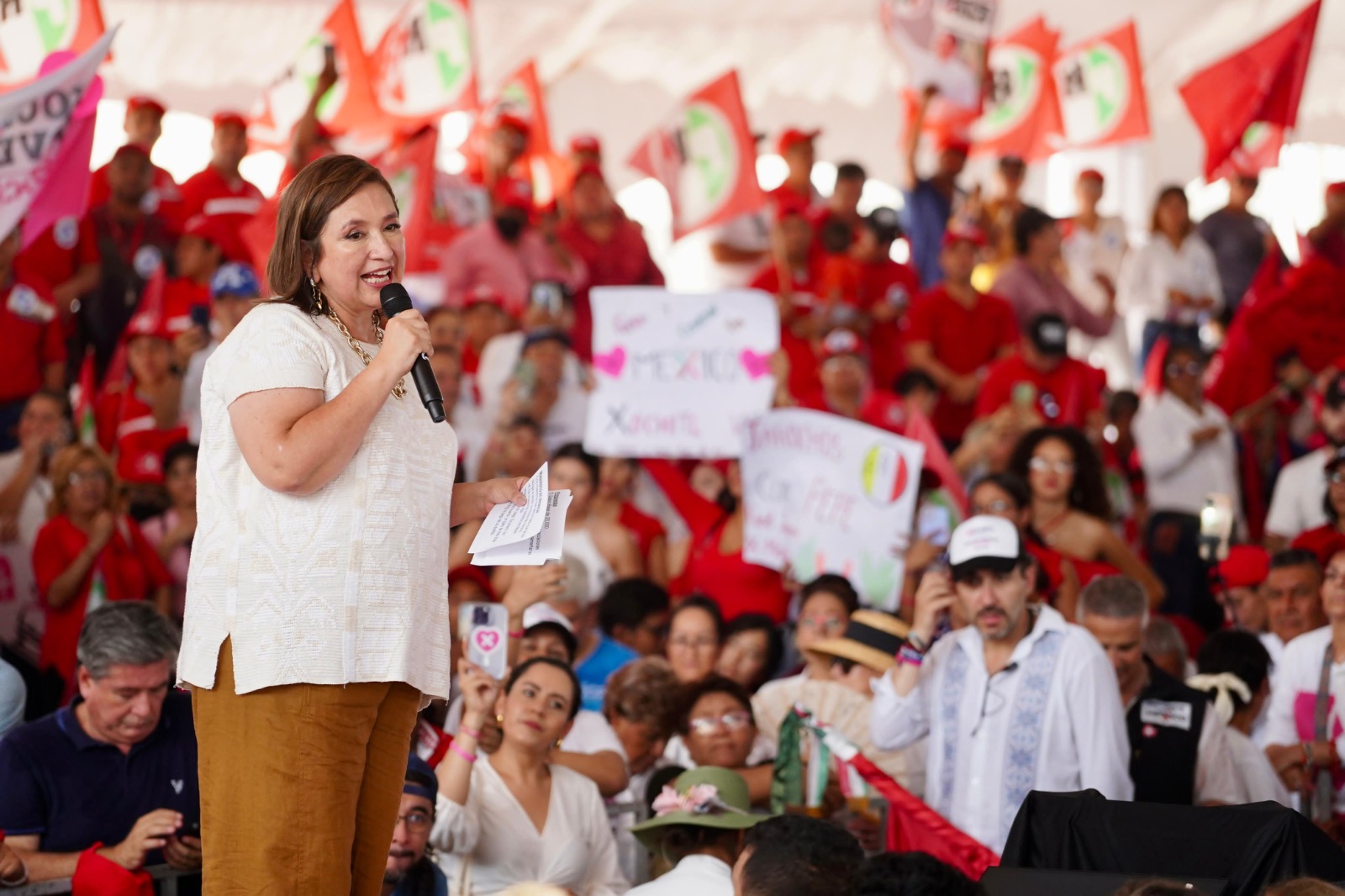 Ningún maestro va a ganar menos de 20 mil pesos!: Xóchitl Gálvez