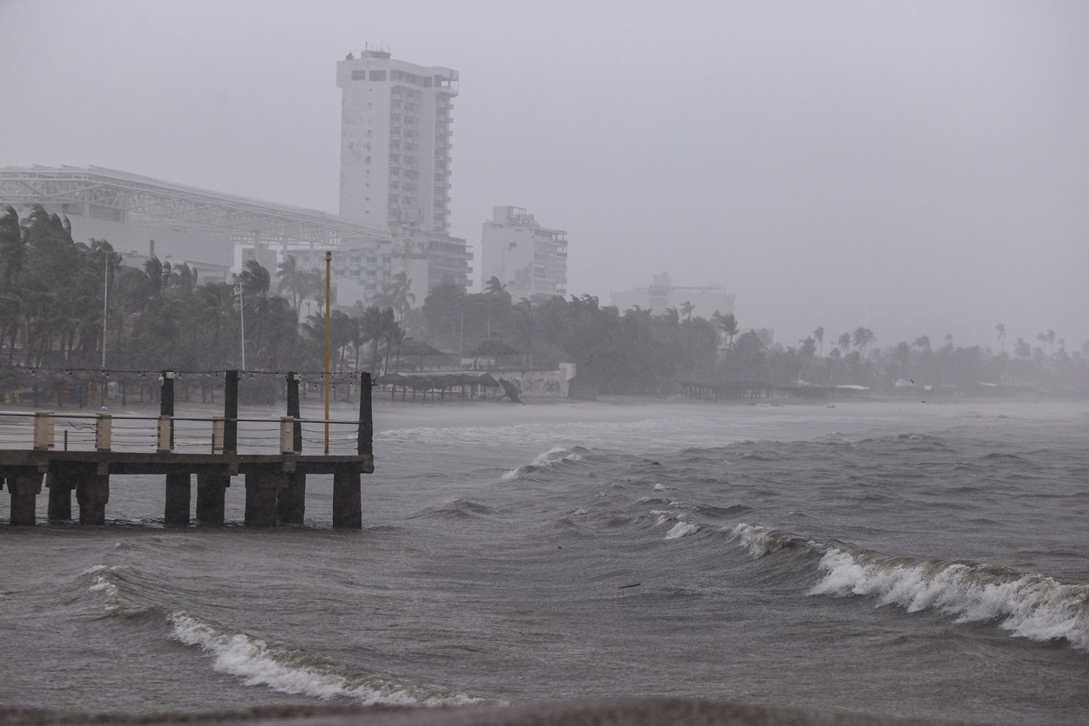 Se forma la tormenta tropical “Narda” frente a costas de Guerrero y Michoacán